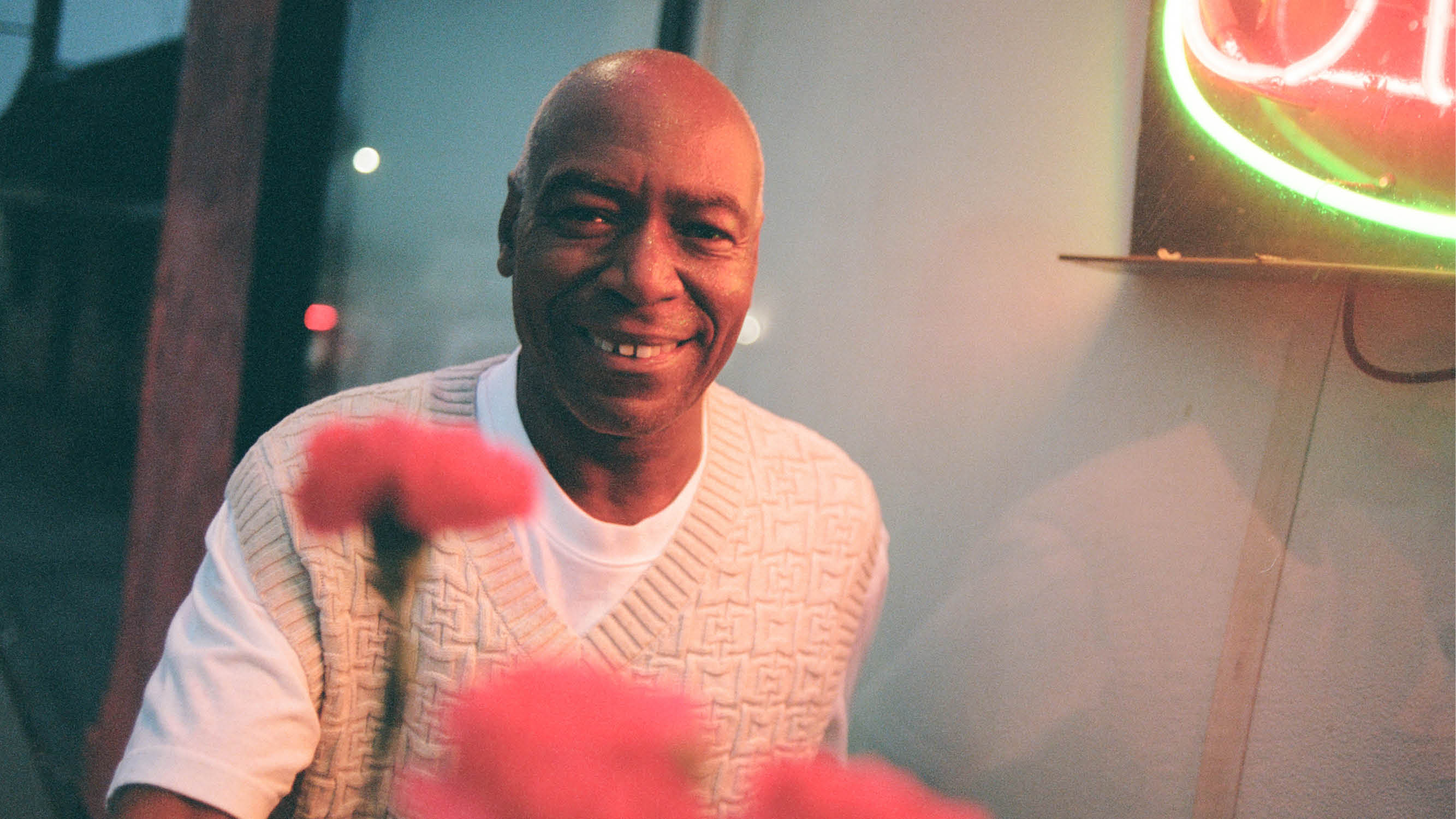 “I just can't have 10,000 people walk past me and just smile.“ – The s ...